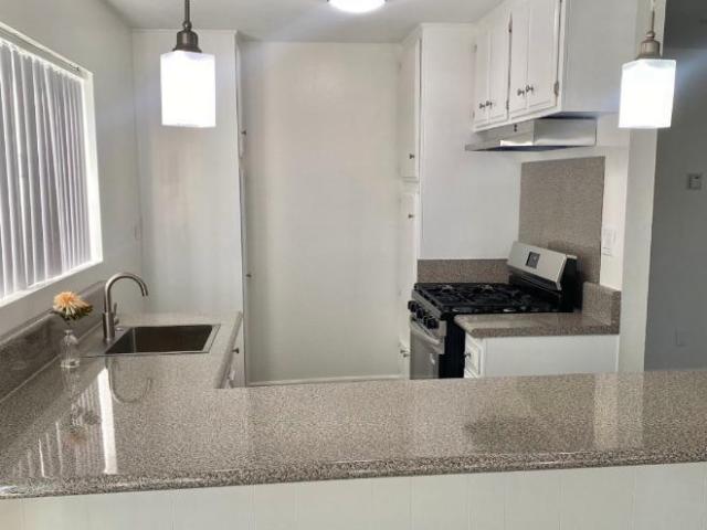 2 Br, 2 bath, Condo 9858 Acacia Ave