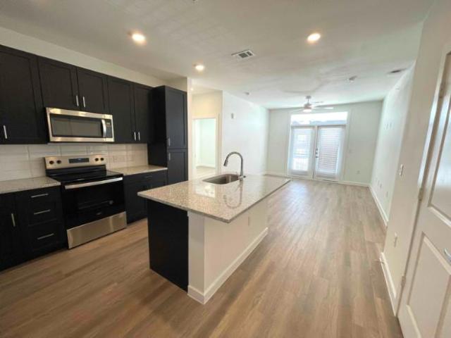 2 Br, 2 bath, Condo 9910 Hill Ln