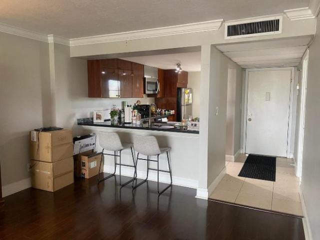 2 Br, 2 bath, Condo 9 Royal Palm Way