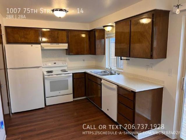 2 Br, 2 bath, Condo 1007 75th Street SE