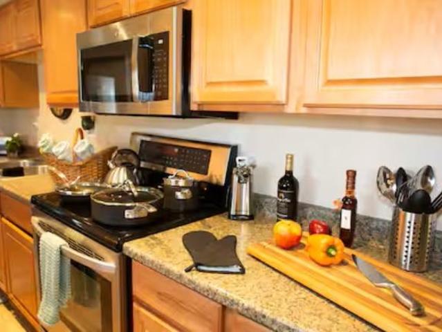 2 Br, 2 bath, Condo 1003 N Matterhorn