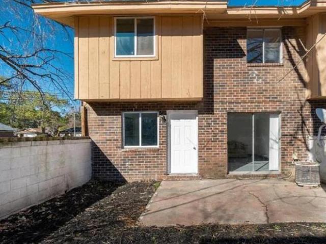 2 Br, 2 bath, Condo 100 Lewis Dr