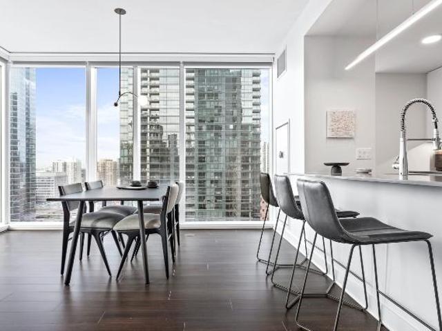 2 Br, 2 bath, Condo 100 W Wolf Point Plaza