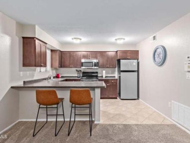 2 Br, 2 bath, Condo 1014 E Spence Ave