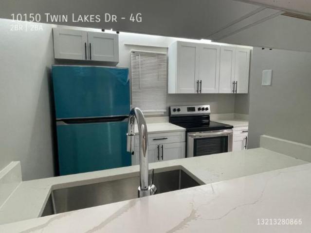 2 Br, 2 bath, Condo 10150 Twin Lakes Dr