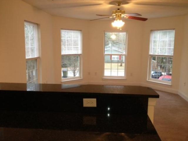 2 Br, 2 bath, Condo 1016 B Hickory Dr