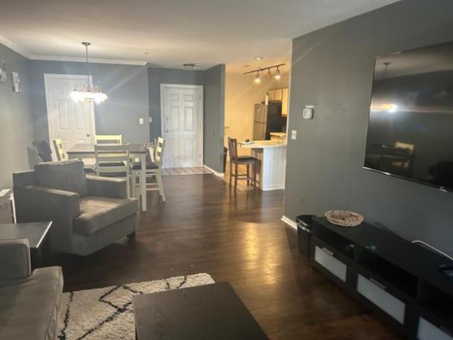 2 Br, 2 bath, Condo 1025 North Madison St