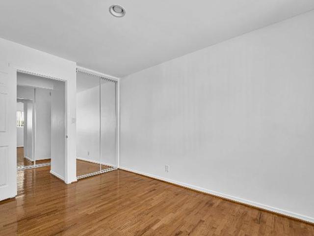 2 Br, 2 bath, Condo 1025 Idaho Ave
