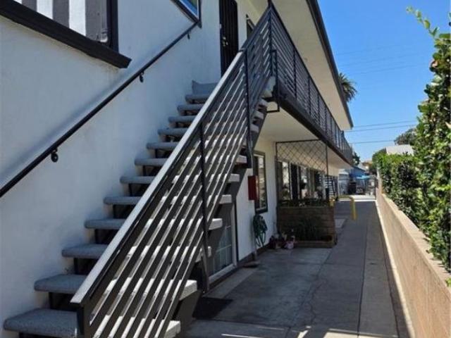 2 Br, 2 bath, Condo 1035 Western Ave