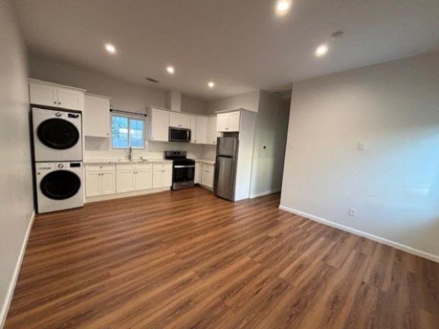 2 Br, 2 bath, Condo 1039 S Redondo Blvd