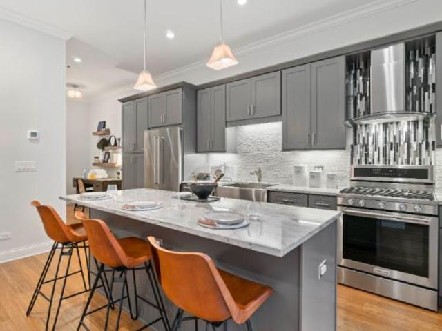 2 Br, 2 bath, Condo 1039 W Rundell Pl