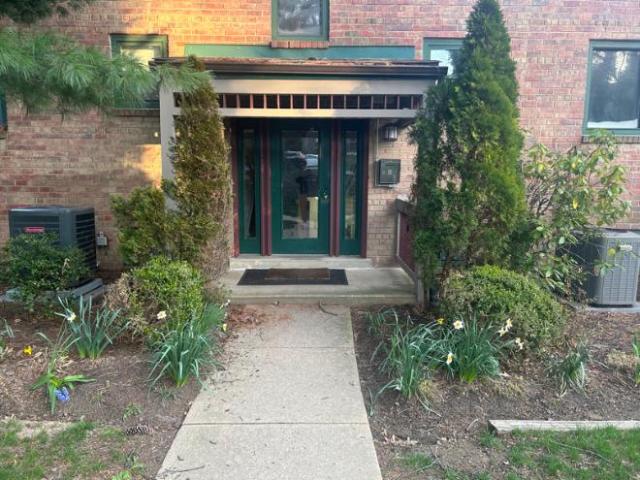 2 Br, 2 bath, Condo 103 Paladin Dr