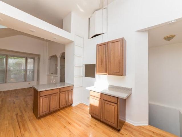 2 Br, 2 bath, Condo 1043 West Grace Street