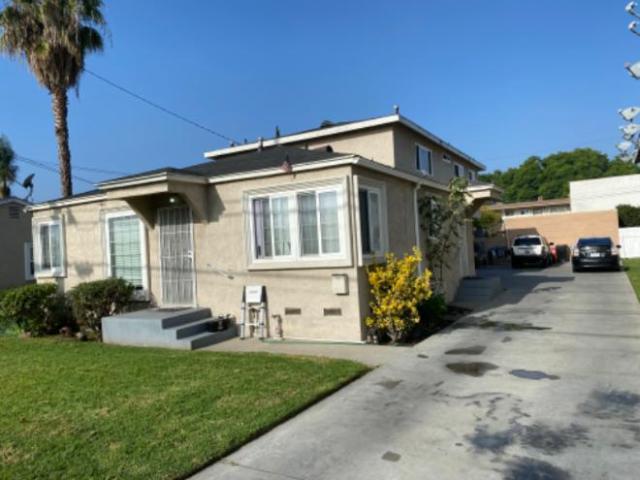 2 Br, 2 bath, Condo 10543 Western Ave