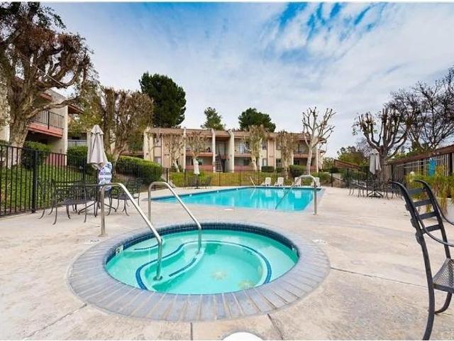 2 Br, 2 bath, Condo 1056 S Idaho