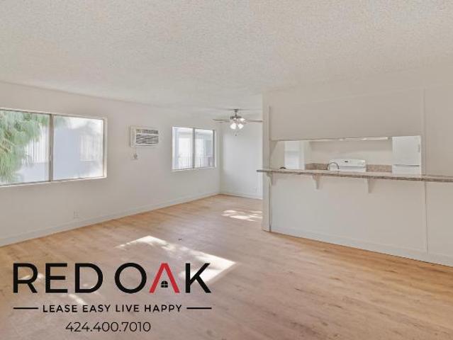 2 Br, 2 bath, Condo 10535 Lindley Ave