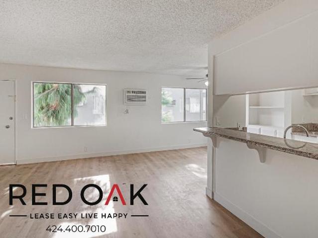 2 Br, 2 bath, Condo 10535 Lindley Ave