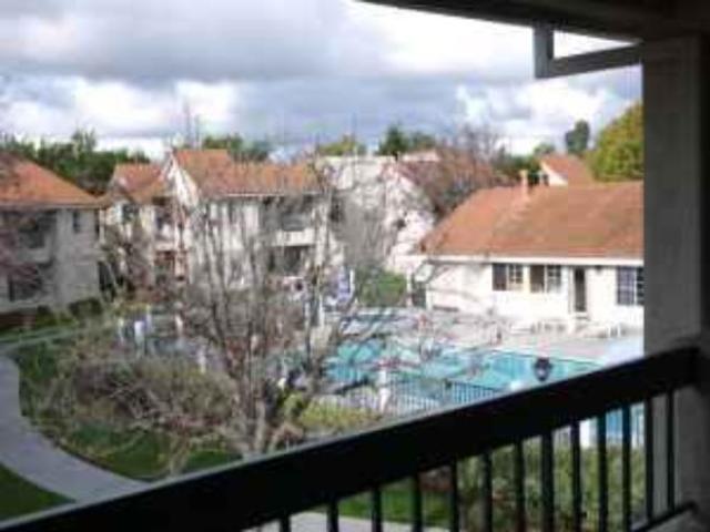 2 Br, 2 bath, Condo 10740 Aderman Ave