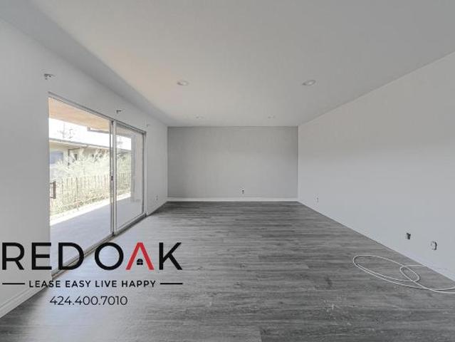 2 Br, 2 bath, Condo 10741 Moorpark St