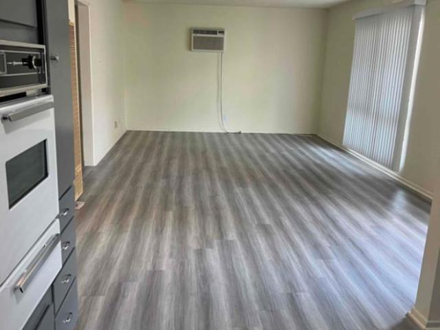 2 Br, 2 bath, Condo 10772 Woodbine St