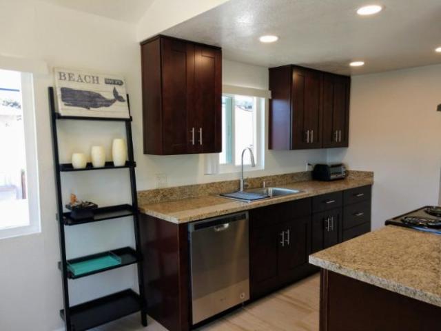 2 Br, 2 bath, Condo 1070 Grand Avenue
