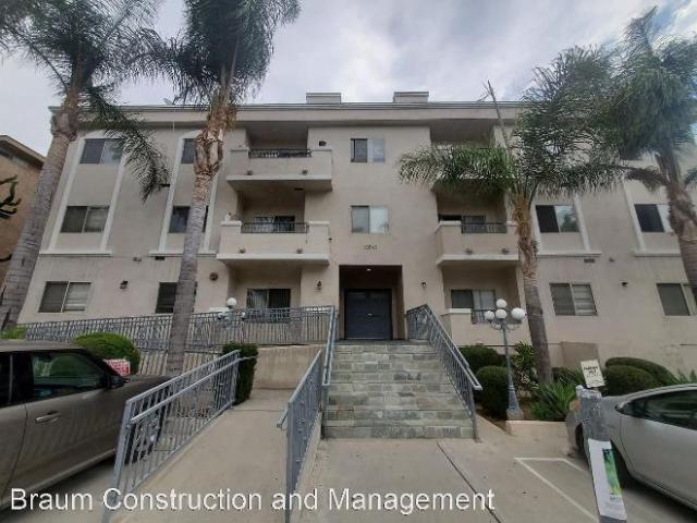 2 Br, 2 bath, Condo 10849 Fruitland Dr