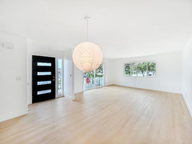 2 Br, 2 bath, Condo 10861 Walnut