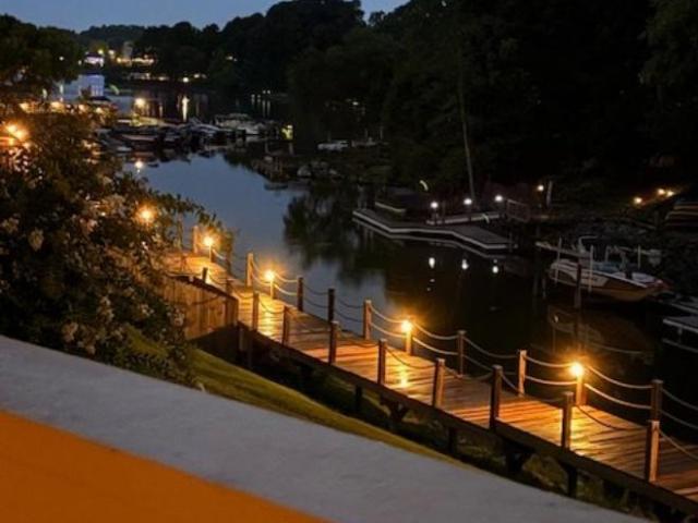 2 Br, 2 bath, Condo 108 Pier 33 Dr