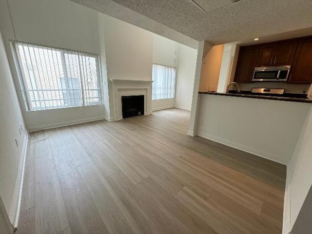 2 Br, 2 bath, Condo 10911 Rochester Ave
