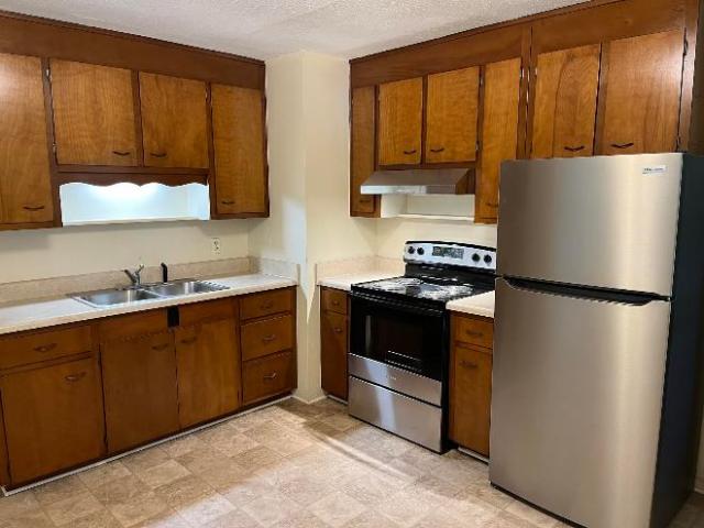 2 Br, 2 bath, Condo 109 West Blythe Cir