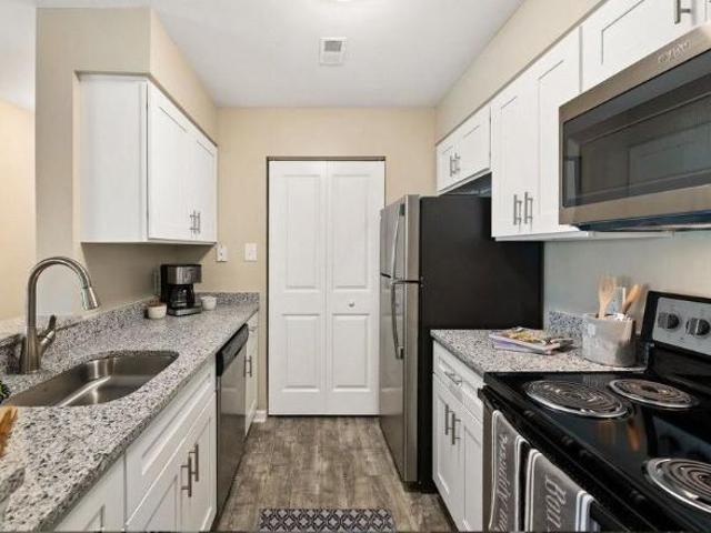 2 Br, 2 bath, Condo 10 Hunt Club Trail
