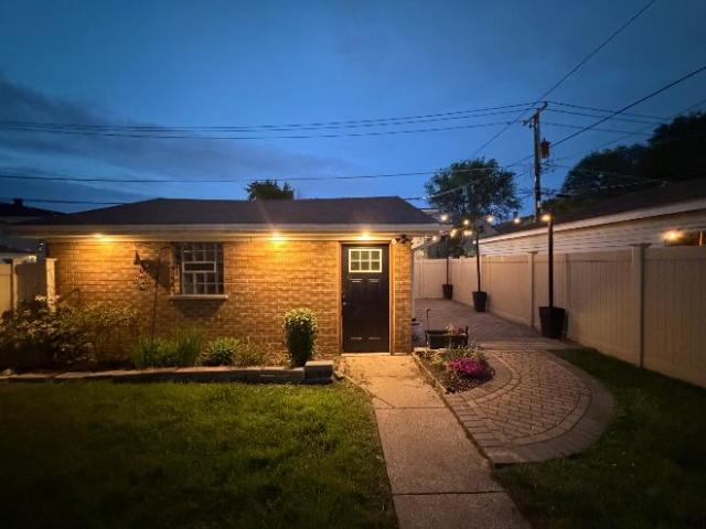 2 Br, 2 bath, Condo 1100 Elgin Ave
