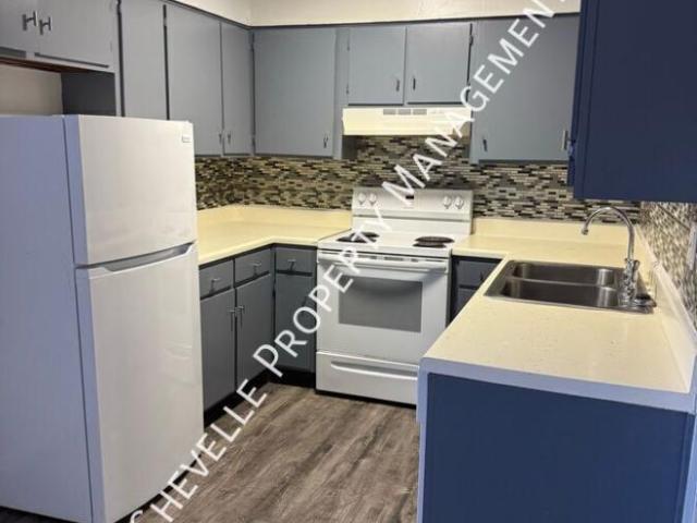 2 Br, 2 bath, Condo 1100 Skyland Dr