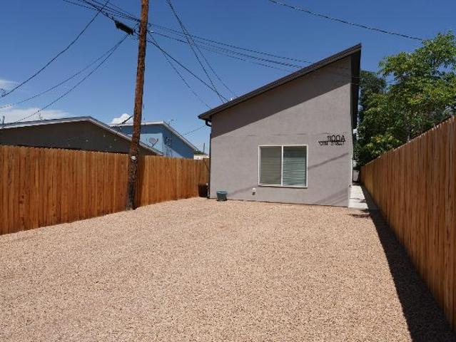 2 Br, 2 bath, Condo 1100A 10th St SW