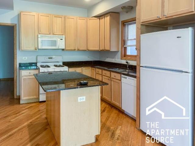2 Br, 2 bath, Condo 1103 West Cornelia Ave