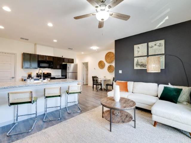 2 Br, 2 bath, Condo 110 Bluebonnet Circle