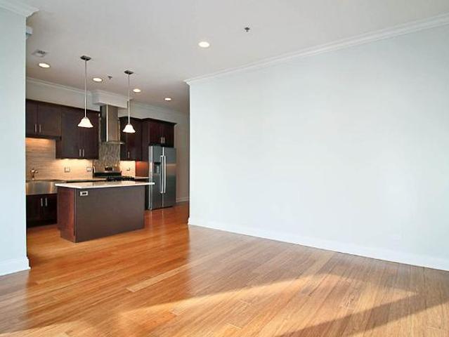 2 Br, 2 bath, Condo 1116 West Madison Street
