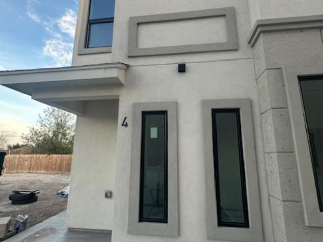 2 Br, 2 bath, Condo 1117 E Esperanza Ave