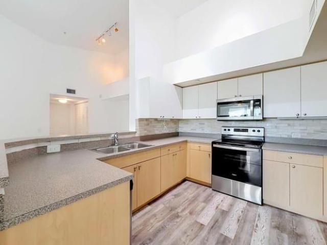 2 Br, 2 bath, Condo 1119 Villa Lane