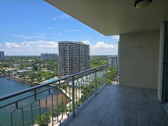 2 Br, 2 bath, Condo 11111 Biscayne Blvd