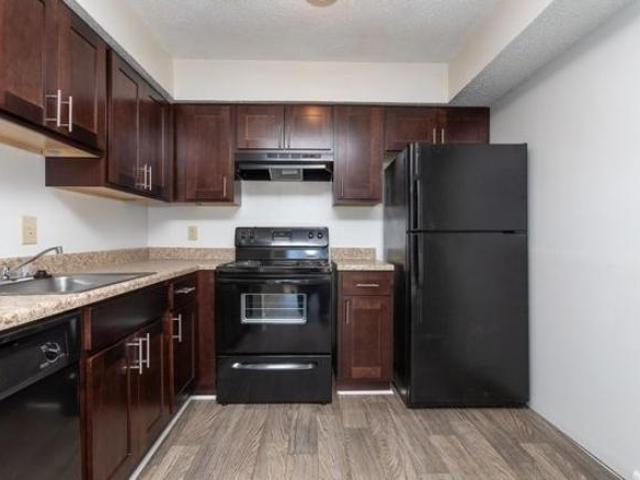 2 Br, 2 bath, Condo 1111 Amber Dr