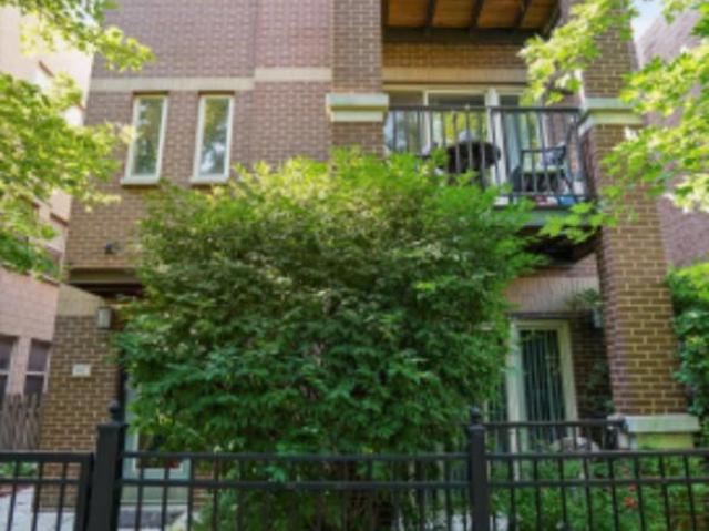 2 Br, 2 bath, Condo 1112 W Washburne Ave