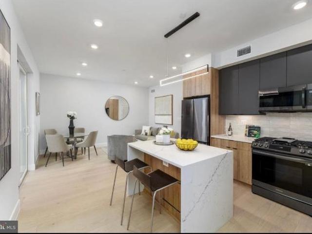 2 Br, 2 bath, Condo 1112 6th St NW