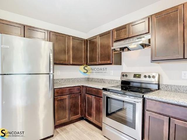 2 Br, 2 bath, Condo 11266 Pendleton Ave
