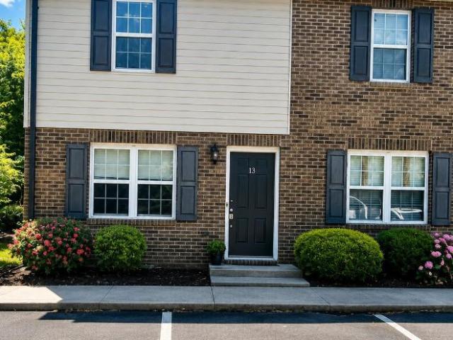 2 Br, 2 bath, Condo 1123 3rd Ave