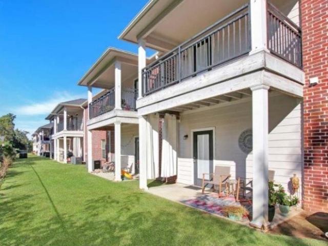 2 Br, 2 bath, Condo 113 Magnolia Lane