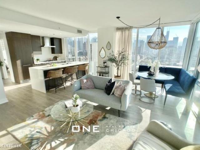 2 Br, 2 bath, Condo 1140 N Wells