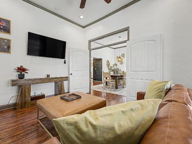 2 Br, 2 bath, Condo 1150 E Pierce Street