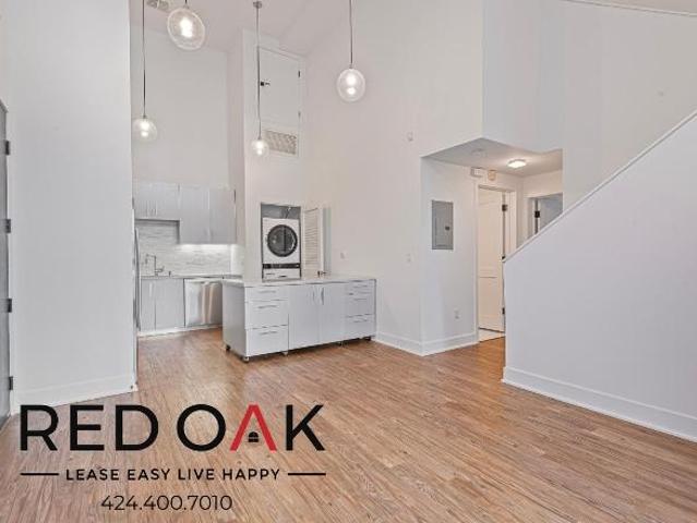 2 Br, 2 bath, Condo 1168 S Barrington Ave