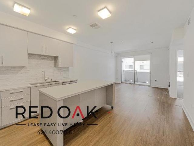 2 Br, 2 bath, Condo 1168 S Barrington Ave